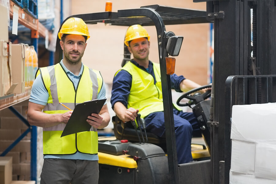 Smiling-warehouse-workers (1) - Simcard Smiling-warehouse-workers (1) - Simcard